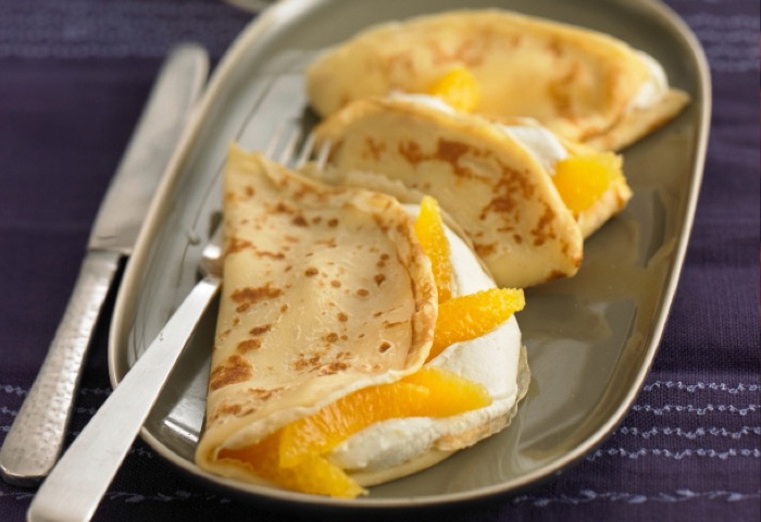 Recipe: Crêpes with orange slices and light cream pudding